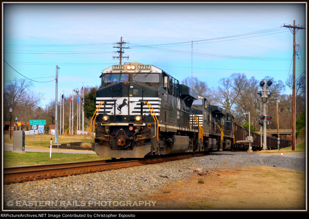 NS ES40DC 7717 leads coal train 786 down the R Line